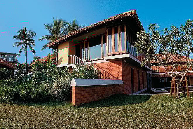 Luxury resort by the Ganges