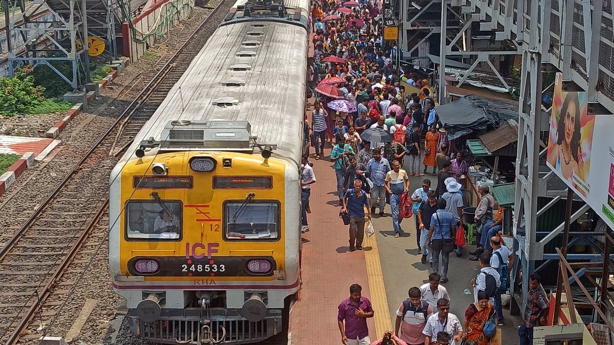 Indian Railways: ১ জুলাই থেকে বাড়তে চলেছে ভারতীয় রেলের ভাড়া! কোন ...