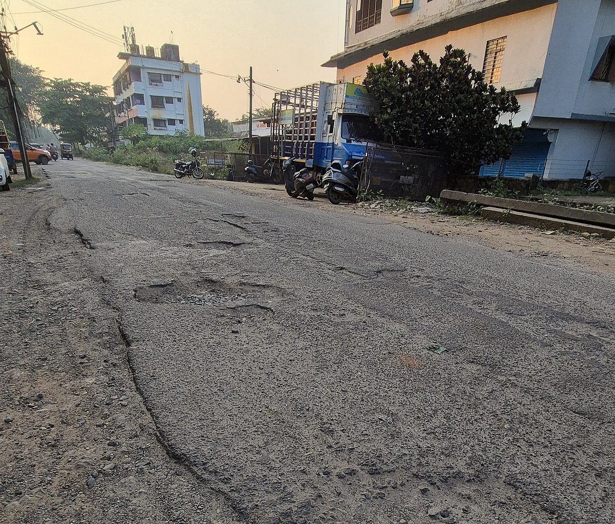 Road Infrastructure Collapse: ಕಾರವಾರ: ದುಸ್ಥಿತಿಯ ರಸ್ತೆ ಜಿಲ್ಲೆಗೆ ಶಾಪ