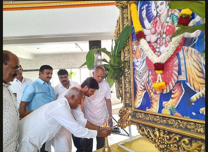 ನವದುರ್ಗೆ ಭದ್ರಾವತಿ ಕ್ಷೇತ್ರಕ್ಕೆ ಒಳಿತು ಮಾಡಲಿ: ವಿನಯ್ ಗುರೂಜಿ