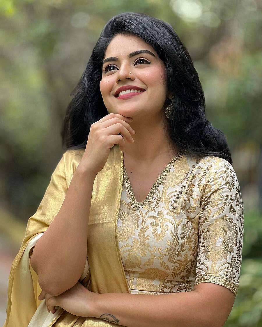 PHOTOS; ಮೂಗುತಿ ಸುಂದರಿ ಮೇಘಾ ಶೆಟ್ಟಿ