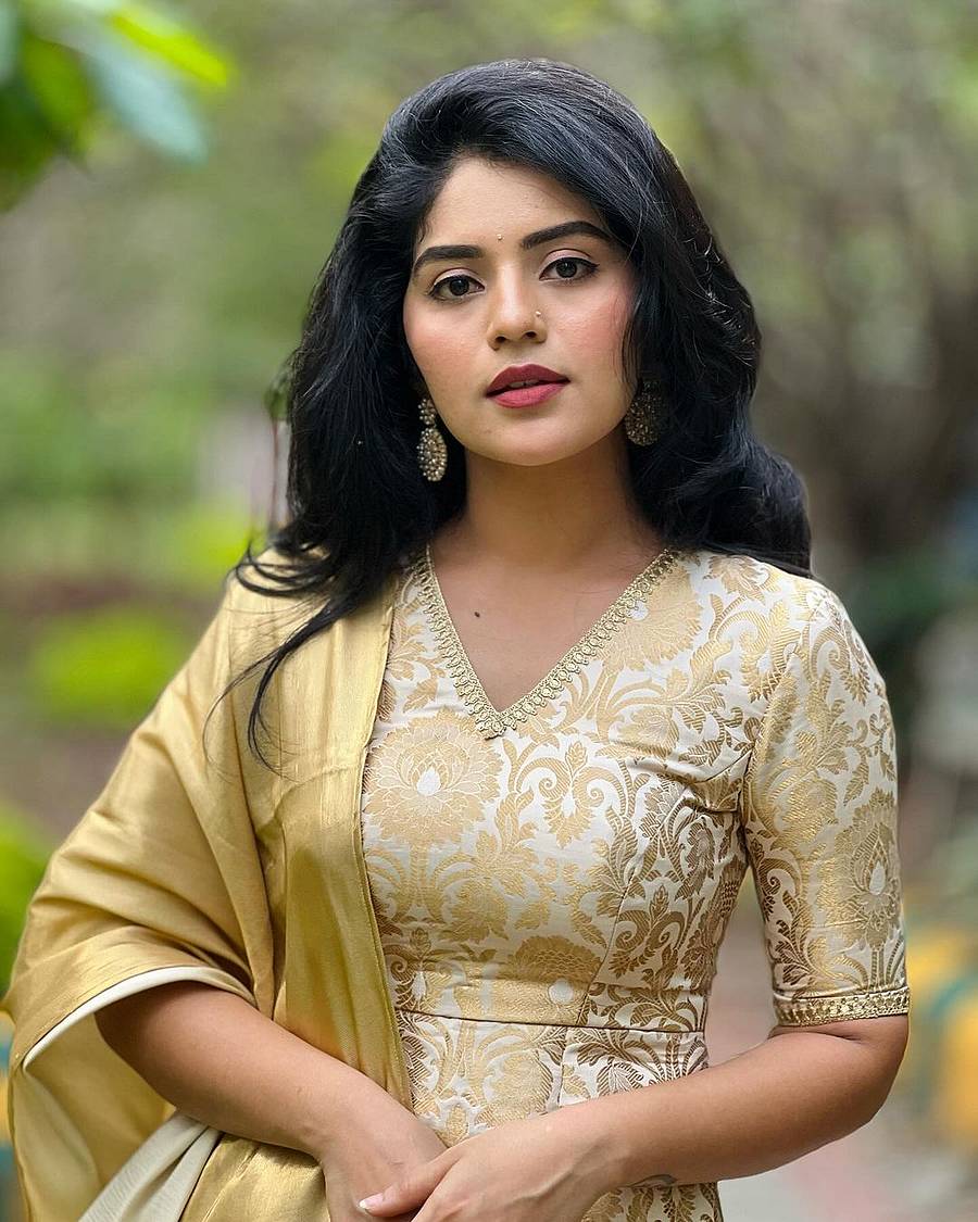 PHOTOS; ಮೂಗುತಿ ಸುಂದರಿ ಮೇಘಾ ಶೆಟ್ಟಿ