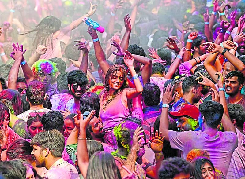 Holi 2024: ಹೋಳಿ ಬಣ್ಣ ಕಾಳಜಿ ಬೇಕಣ್ಣ
