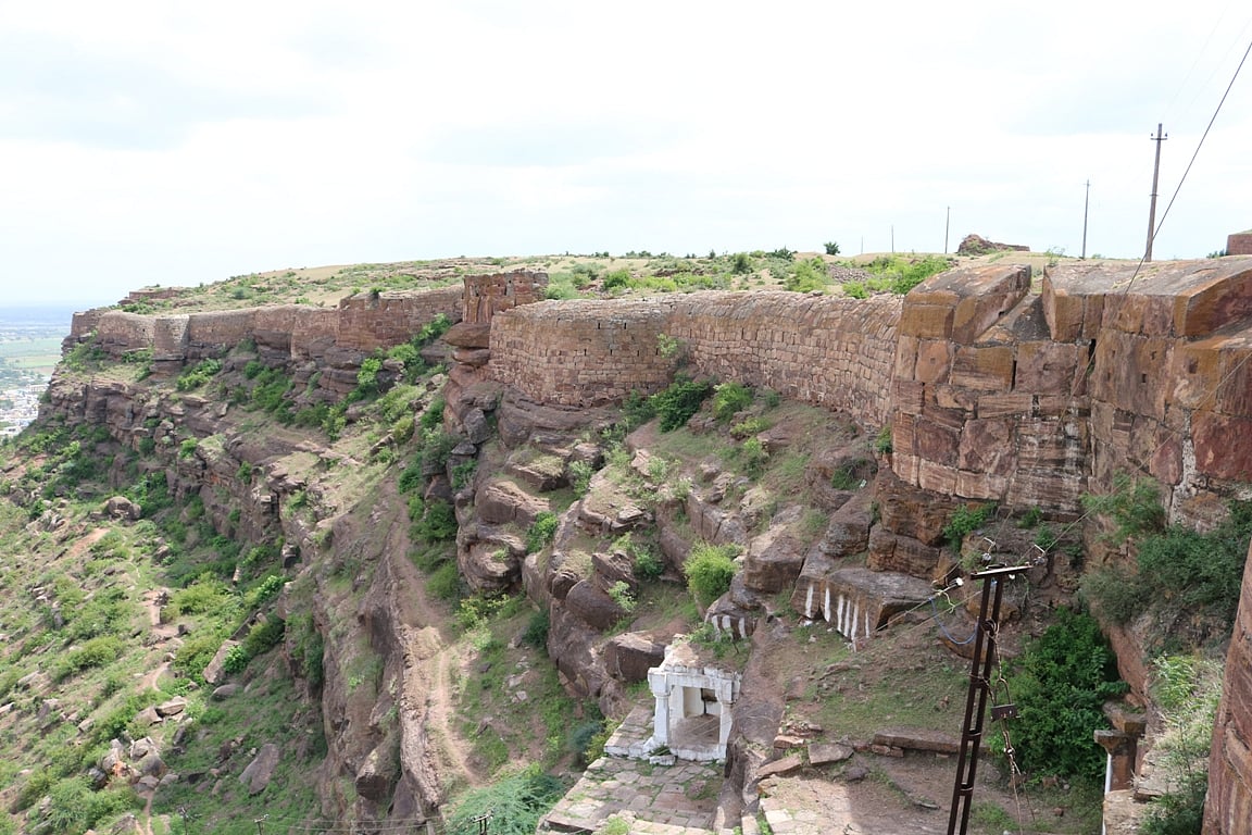 ಗಜೇಂದ್ರಗಡ: ಪ್ರವಾಸೋದ್ಯಮ ತಾಣಗಳಾಗದ ಐತಿಹಾಸಿಕ ಸ್ಥಳಗಳು