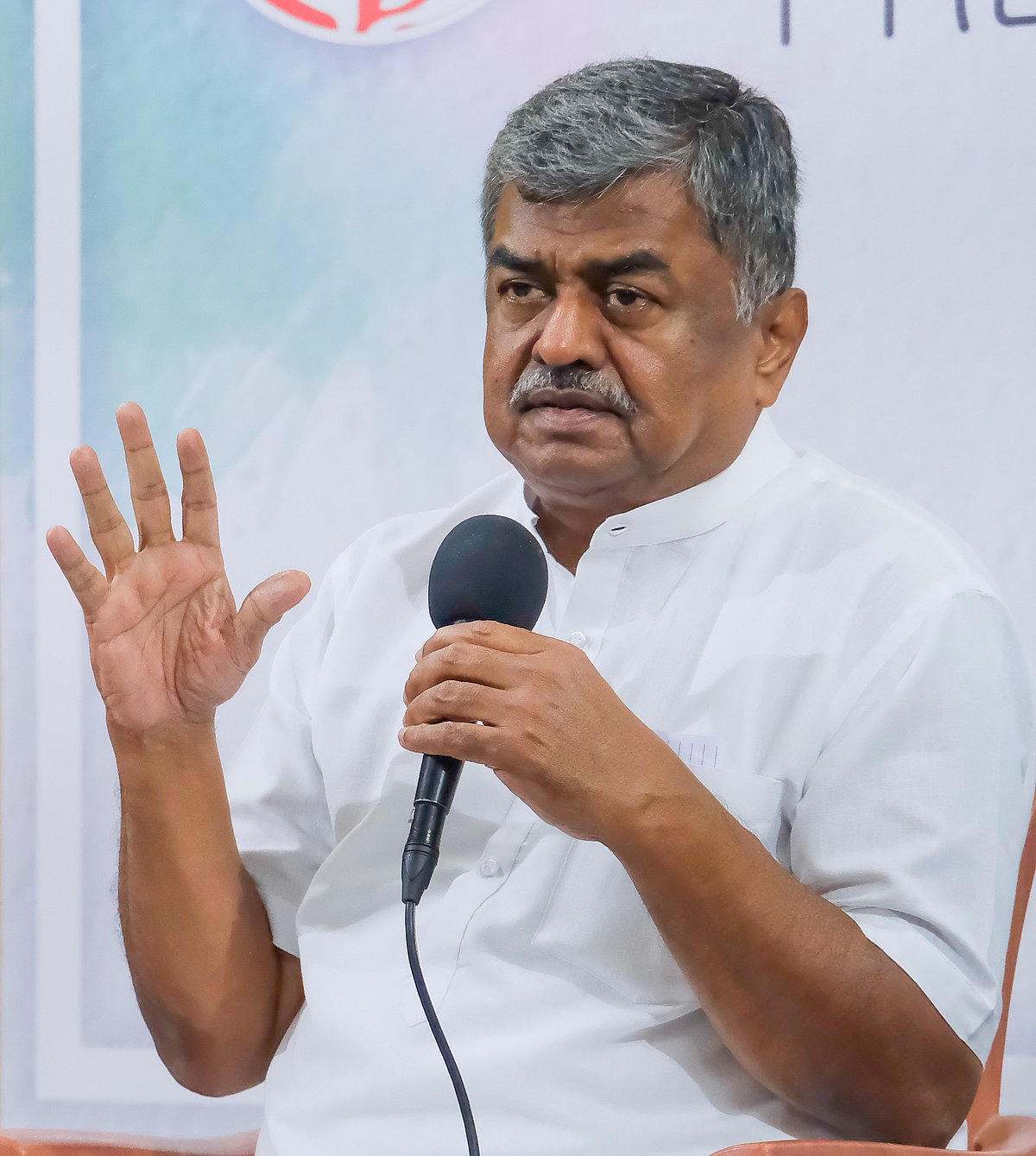 BK Hariprasad: ಮೋದಿ ವಿಶ್ವ ಗುರು ಅಲ್ಲ, ವಿಷ ಗುರು: ಬಿ.ಕೆ ಹರಿಪ್ರಸಾದ್‌ ಟೀಕೆ