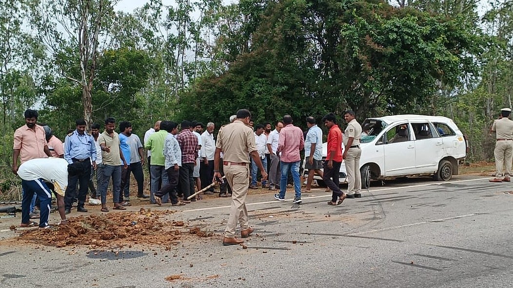 Doddaballapur Innova Car Accident: ಇನೋವಾ ಕಾರು ಅಪಘಾತ: ನಾಲ್ಕು ಜನರ ಸಾವು