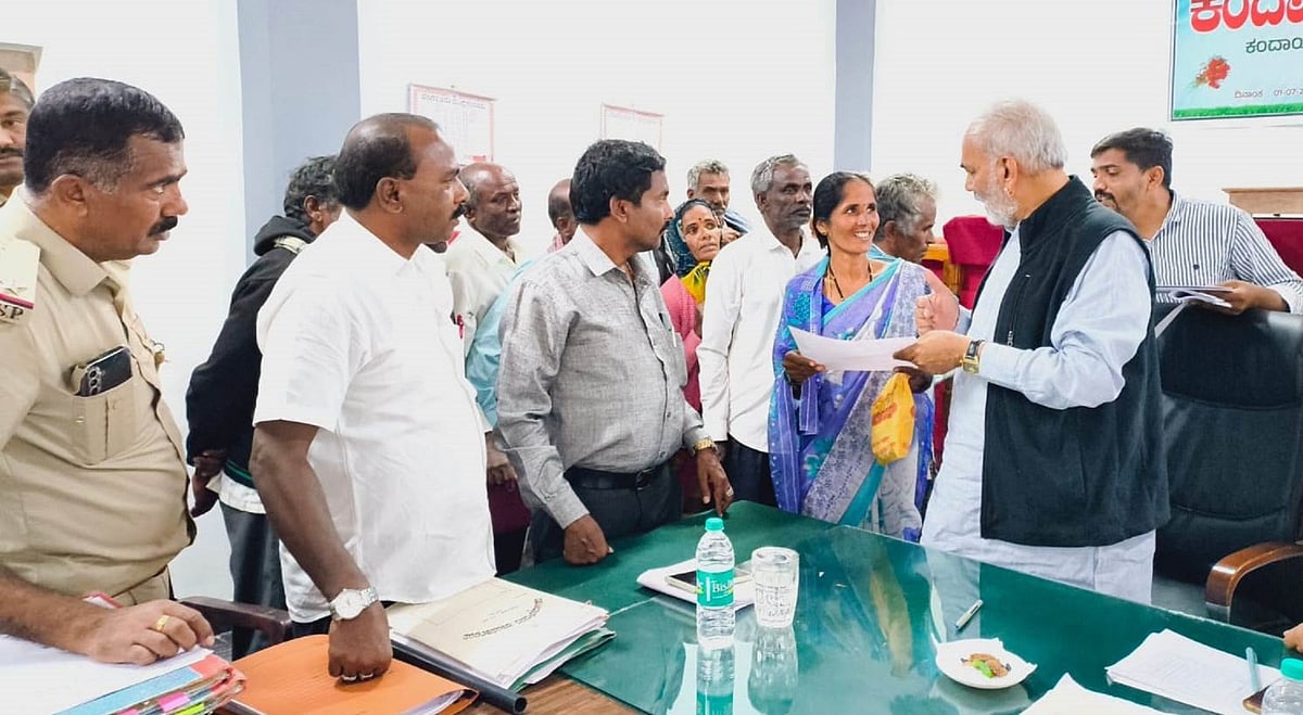 Bagar Hukum Land: ಅರಕಲಗೂಡಿನಲ್ಲಿ 10,650 ಬಗರ್ ಹುಕುಂ ಜಮೀನು ಅರ್ಜಿ ಪರಿಶೀಲನೆ