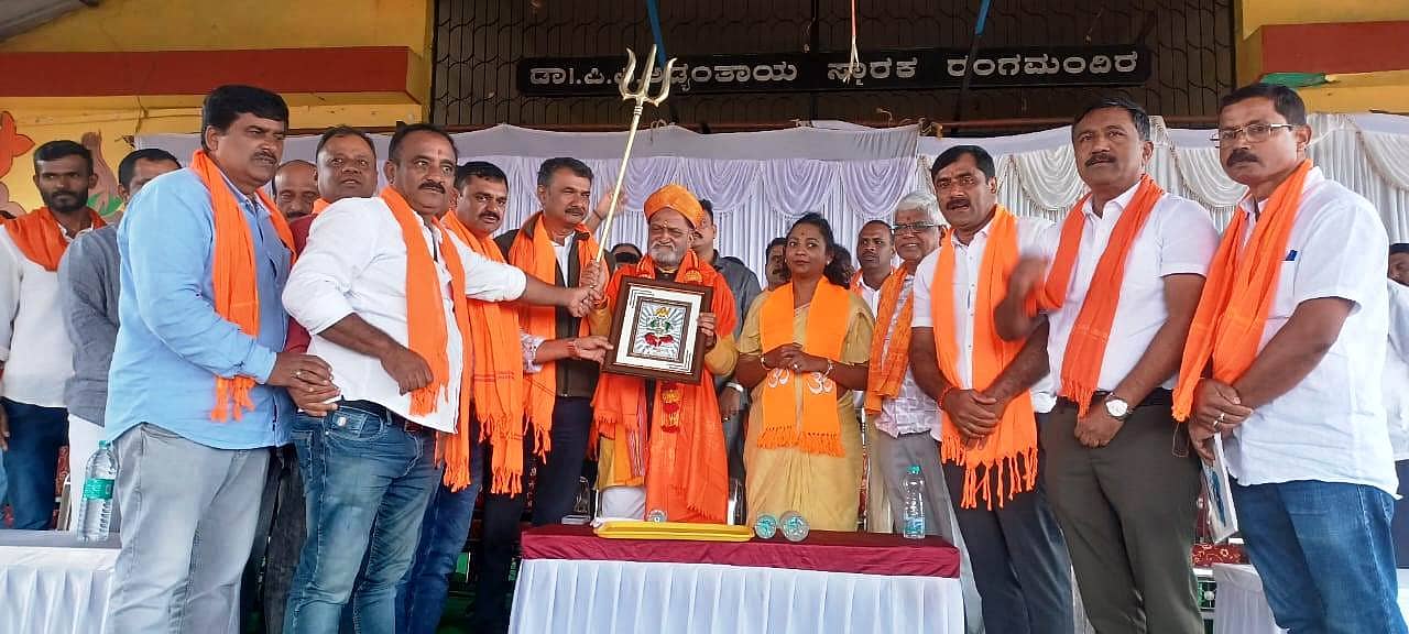 Nayana Motamma Statement: ಕಾಂಗ್ರೆಸ್‌ವೋ, ಬಿಜೆಪಿಯೋ..? ಮೂರು ವರ್ಷ ಕಾಯೋಣ ...