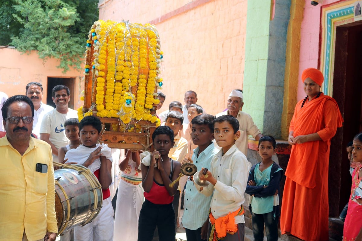 ಮಾದನ ಹಿಪ್ಪರಗಿ: ಚಿಣ್ಣರ ಪಲ್ಲಕ್ಕಿ ಉತ್ಸವ ಸಂಭ್ರಮ