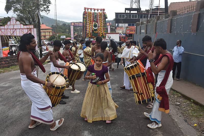 Folk Dasara: ಮಡಿಕೇರಿ: ಜನಮನ ಸೂರೆಗೊಂಡ ಜಾನಪದ ದಸರೆ