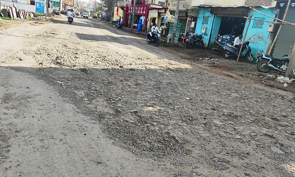 Damaged Roads: ಜಮಖಂಡಿ: ಹದಗೆಟ್ಟ ರಸ್ತೆಗಳು; ಅನುದಾನಕ್ಕೆ ಪರದಾಟ