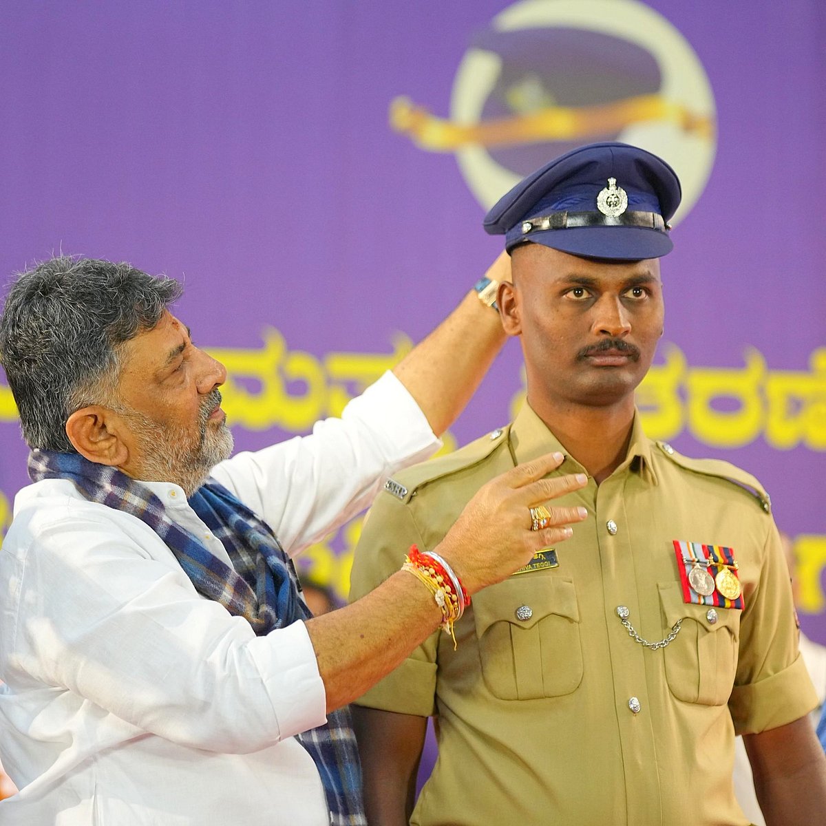 Karnataka Police Uniform: ಹೊಸ ಲುಕ್‌ನಲ್ಲಿ ರಾಜ್ಯದ PC, HPCಗಳು: ನೇವಿ ಬ್ಲೂ ...