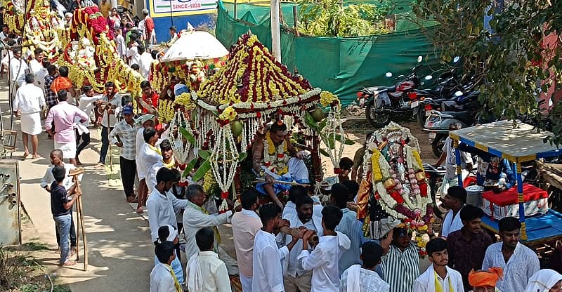 ಮುಳ್ಳುಗದ್ದುಗೆ, ಕೆಂಡದಾರ್ಚನೆ ಸಂಭ್ರಮ