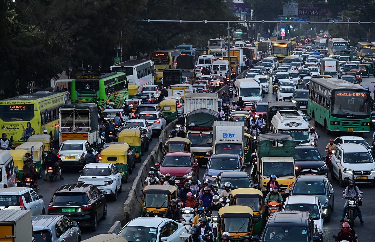 Bengaluru Traffic: ಬೆಂಗಳೂರು | ಕೋರಮಂಗಲ ವೃತ್ತ: ಸಂಚಾರ ದುಸ್ತರ