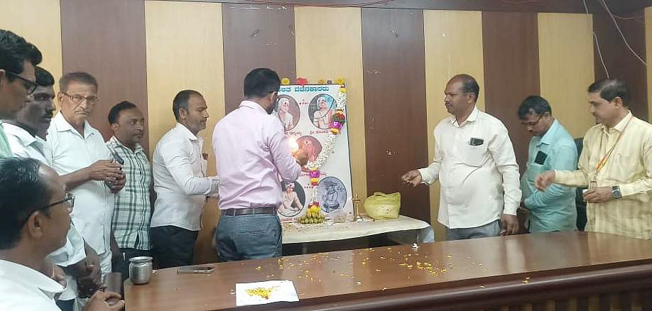 Kayaka Sharanara Jayanti: ಶಿಗ್ಗಾವಿ| ಬದುಕಿನ ಯಶಸ್ವಿಗೆ ಕಾಯಕ ಮುಖ್ಯ: ತಹಶೀಲ್ದಾರ್