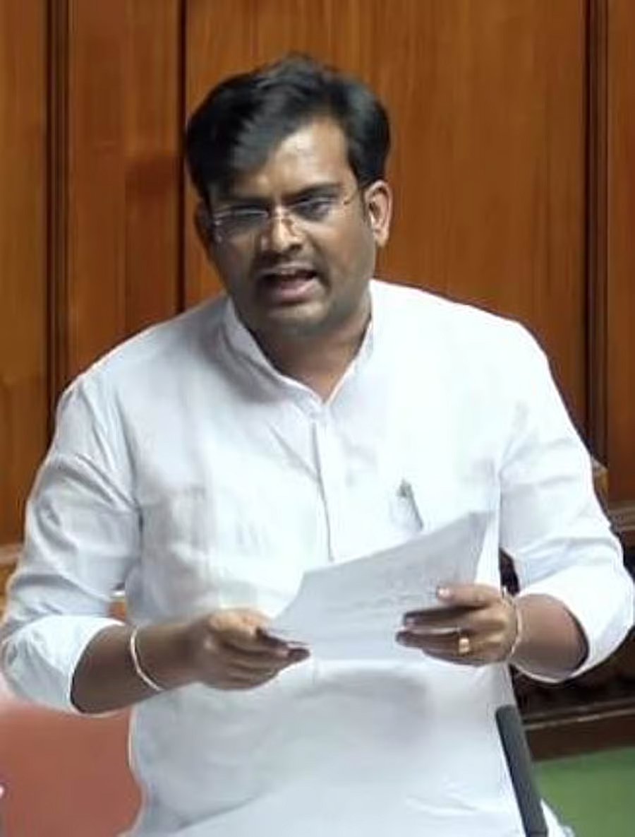 Chandru Lamani: ಗುತ್ತಿಗೆದಾರನಿಂದ ₹5 ಲಕ್ಷ ಲಂಚ ಪ್ರಕರಣ: ಶಾಸಕ ಚಂದ್ರು ಲಮಾಣಿಗೆ ...