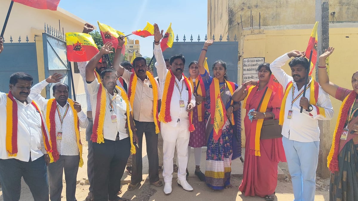 Kannada Medium Schools: ವಾಟಾಳ್ ಪಕ್ಷ, ಕರುನಾಡು ಸೇನೆ ಕಾರ್ಯಕರ್ತರಿಂದ ಸರ್ಕಾರಿ ...