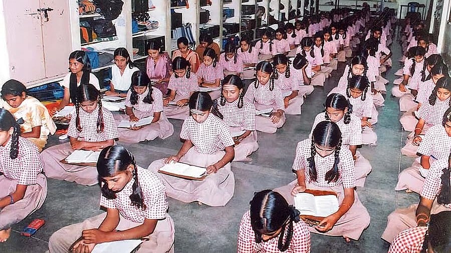 JSS School Suttur: ಜೆಎಸ್‌ಎಸ್‌ ಶಾಲೆ, ವಿದ್ಯಾರ್ಥಿನಿಲಯ ಪ್ರವೇಶಕ್ಕೆ ಅರ್ಜಿ ಆಹ್ವಾನ