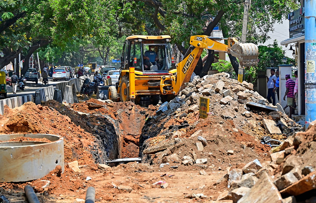 White topping work: ಸಂಚಾರ ಅಯೋಮಯ, ವಾತಾವರಣ ದೂಳುಮಯ