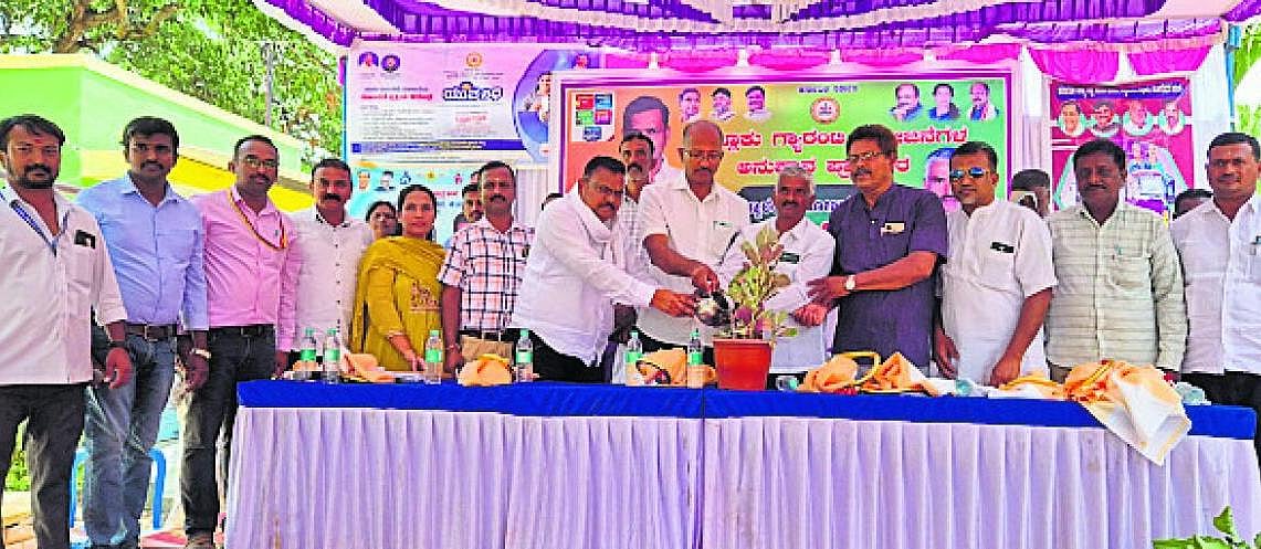 Guarantee Schemes: ಕಾಂಗ್ರೆಸ್ ಸರ್ಕಾರ ಗ್ಯಾರಂಟಿ ಯೋಜನೆಗಳ ಮೂಲಕ ...