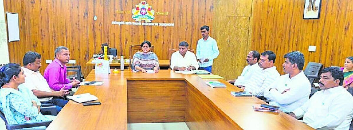 Water Problem: ಕೂಡ್ಲಿಗಿ ತಾಲ್ಲೂಕಿನಲ್ಲಿ ಕುಡಿಯುವ ನೀರು ಸಮಸ್ಯೆಯಾಗದಂತೆ ಕ್ರಮವಹಿಸಿ
