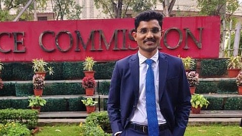 IFS Exam Topper: ಐಎಫ್‌ಎಸ್‌ ಪರೀಕ್ಷೆ: ಸವದಿಯ ಬಸವರಾಜ ದೇಶಕ್ಕೆ ಪ್ರಥಮ