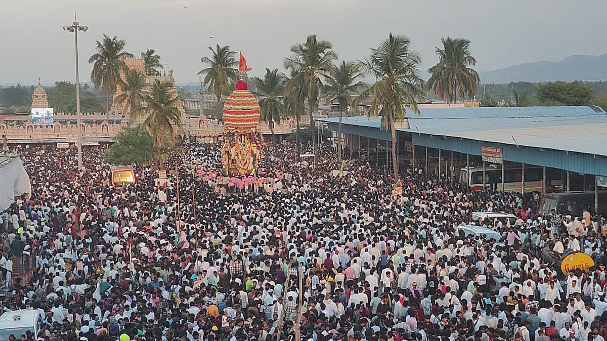 Huligemma Temple Rathotsava: ಕೊಪ್ಪಳ | ಹುಲಿಗಿಯ ಹುಲಿಗೆಮ್ಮ ದೇವಿ ರಥೋತ್ಸವ ...
