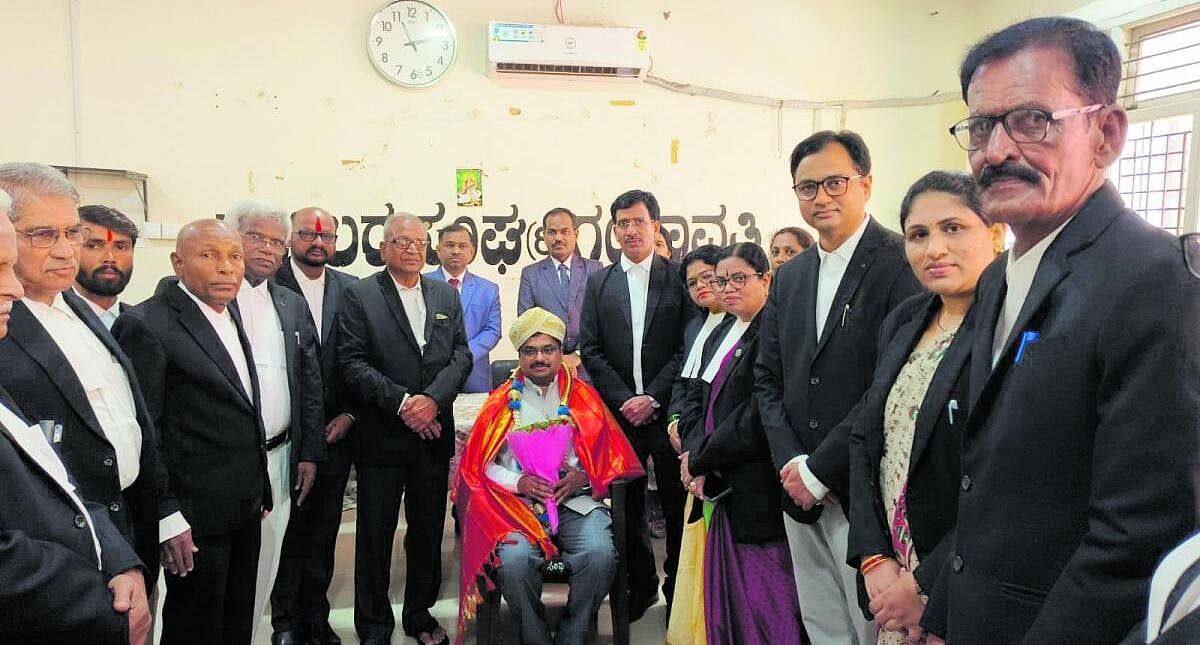 Gangavathi Court: ಗಂಗಾವತಿ ನ್ಯಾಯಾಲಯಕ್ಕೆ ನೂತನ ನ್ಯಾಯಾಧೀಶರಾಗಿ ವೇದಮೂರ್ತಿ ಬಿ.ಎಸ್…