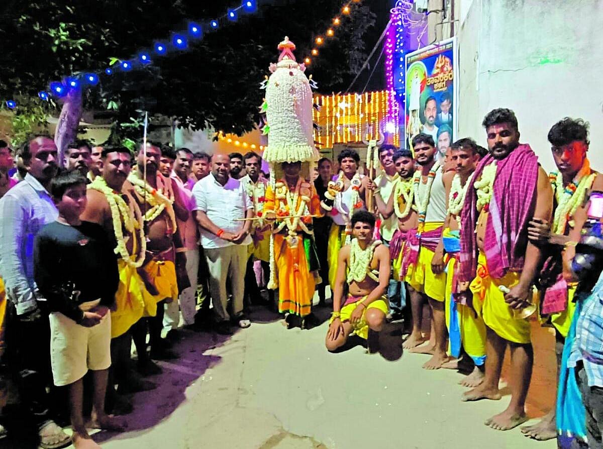 Hoskote Karaga Festival: ಹೊಸಕೋಟೆ ತಾವರೆಕೆರೆ ಗ್ರಾಮದಲ್ಲಿ 75ನೇ ವರ್ಷದ ಕರಗ ...