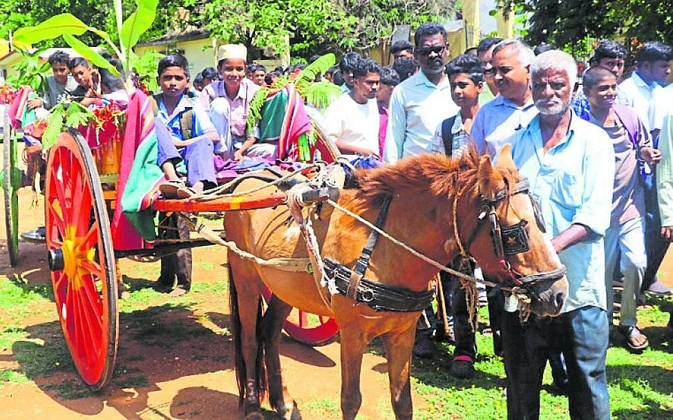Chamarajanagara School Reopening: ಸಂಭ್ರಮದ ಶಾಲಾ ಆರಂಭೋತ್ಸವ ...