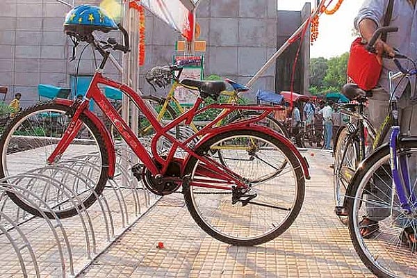 Govt issues quality orders for retro reflective devices used in bicycles