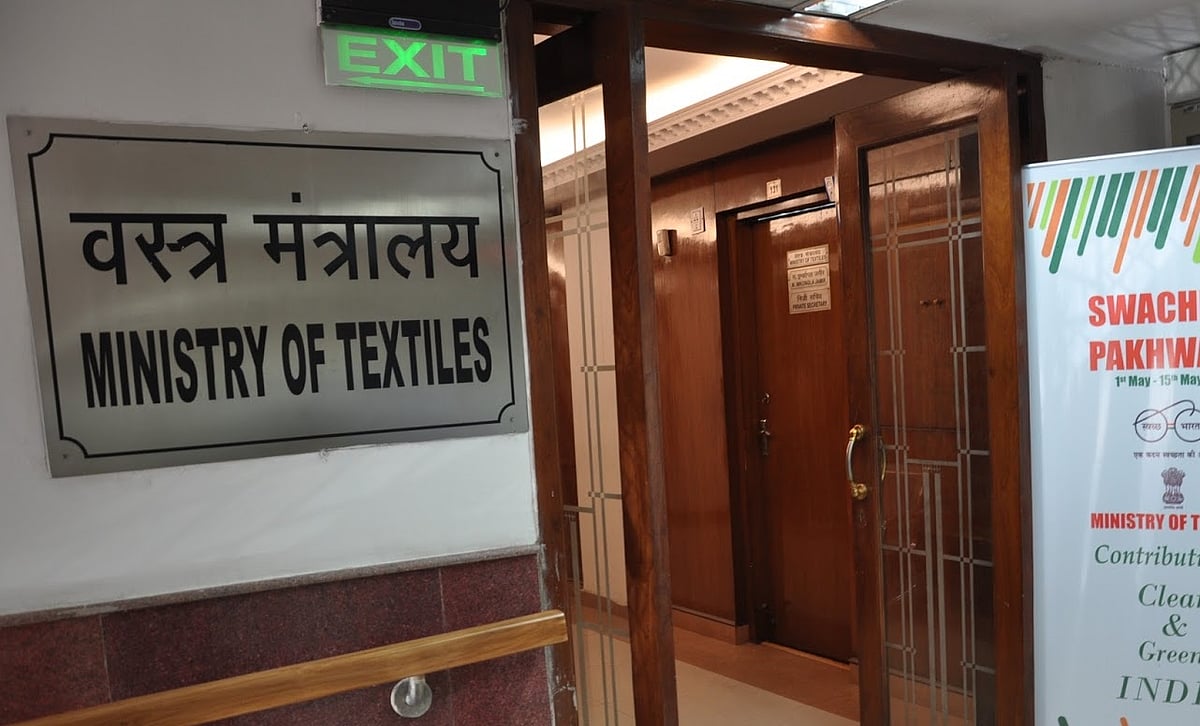 Purnesh Gururani (IRS) appointed as Director in Textile Ministry
