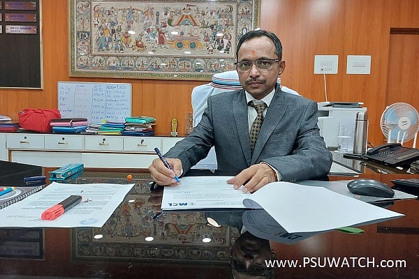 Ajit Kumar Behura assumes charge as Director (Finance) of MCL