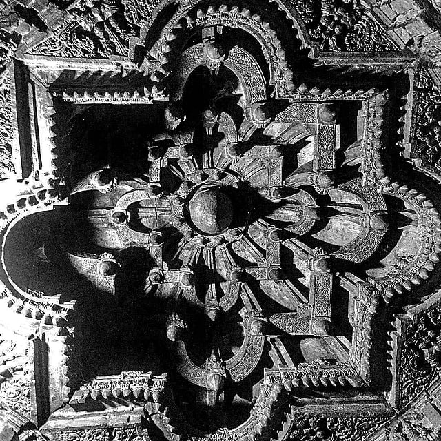 Discover the Intricate Beauty of Hindu Temple Ceilings: Symbolism ...