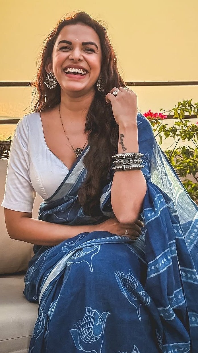 Mitali Mayekar : 'फसक्लास दाभाडे'च्या प्रमोशनमध्ये मिताली मयेकरचं रॉयल ...