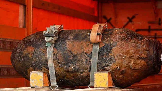 WWII bombs Cologne Germany | जर्मनीतील कोलोनमध्ये सापडले दुसऱ्या ...