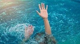 Ratnagiri News | देवरुखमधील सप्तलिंगी नदीत बुडणाऱ्या दोघांना वाचवले ...