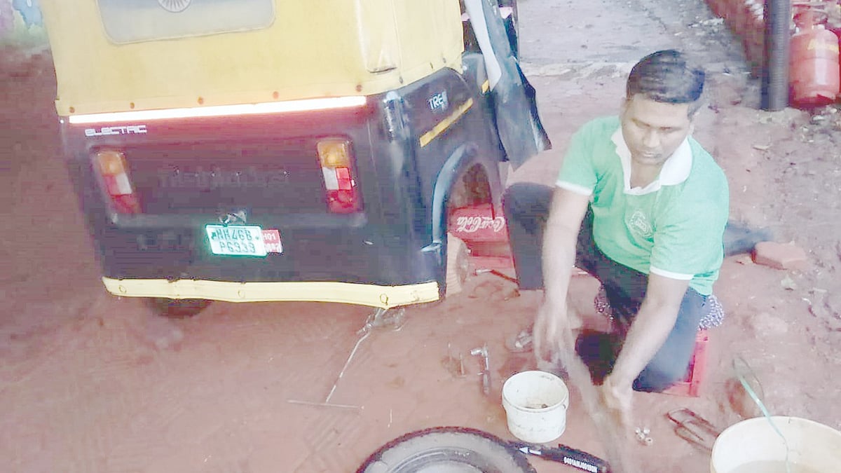 e-rickshaw breakdown issue : माथेरानमधील ई-रिक्षा बंद पडण्याचे वाढते प्रमाण