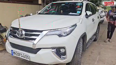 Atul Save Car Attack | आमदार अतुल सावे यांच्या गाडीवर दगडफेक; तरुण ...