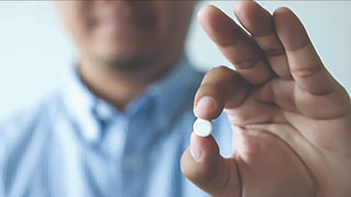 Male contraceptive pill: आता पुरुषांसाठी विना-हार्मोन गर्भनिरोधक गोळी!
