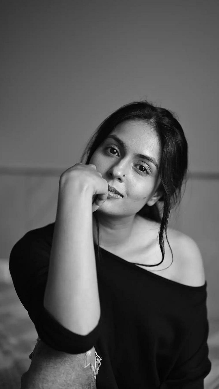 Gauri Deshpande - श्यामची आई फेम गौरी देशपांडेचे ब्लॅक अँड व्हाईट सुंदर फोटो