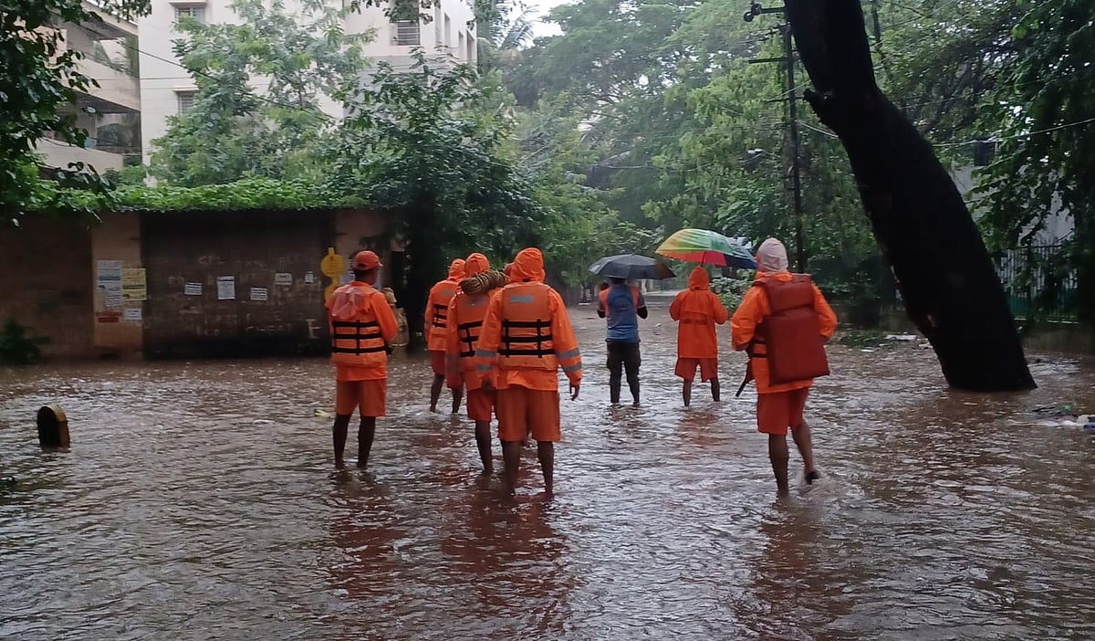 Kolhapur Flood : एनडीआरएफ पथकाकडून कोल्हापुरात बचाव कार्य