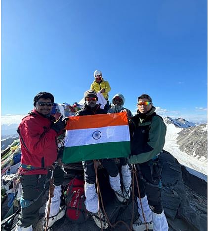 Junner : लडाख मधील तब्बल 6250 मीटर उंच कांगयात्से २ शिखरावर यशस्वी चढाई