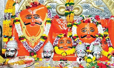 श्रीनाथ म्हस्कोबा मंदिरात भाविकांची गर्दी