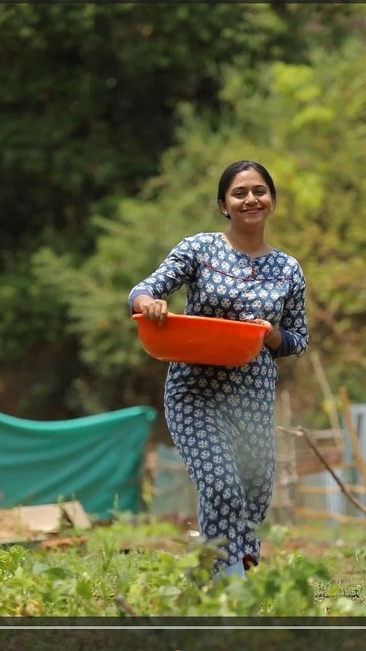 Mrunmayee Deshpande |मळ्याच्या मळ्यामंदी कोण गं उभी...पहा मृण्मयीची ...