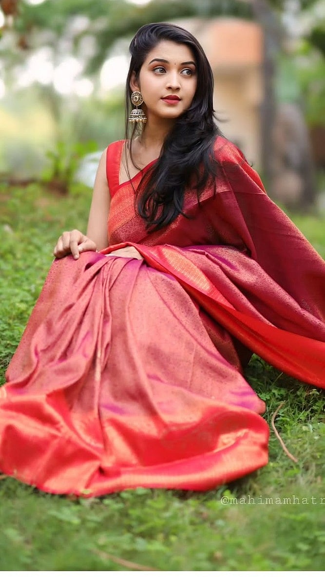 Mahima Mhatre | 'करून तू शृंगार, अशी तू नटणार..नजरेवर नियंत्रण कुणी कसे ...