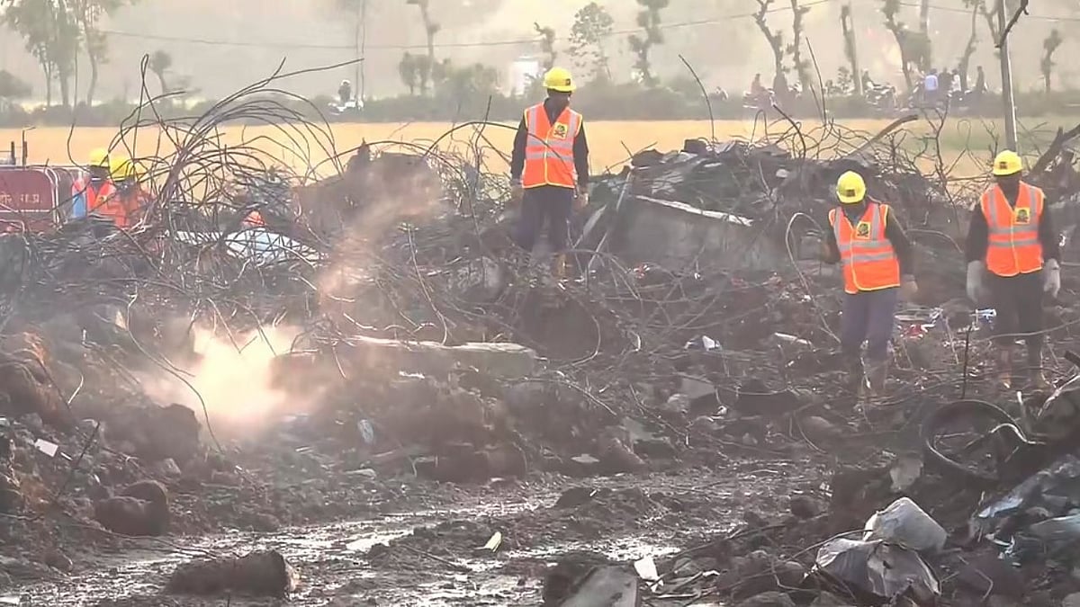 Punjab firecracker blast | पंजाबमध्ये फटाक्याच्या कारखान्यात मोठा स्फोट ...