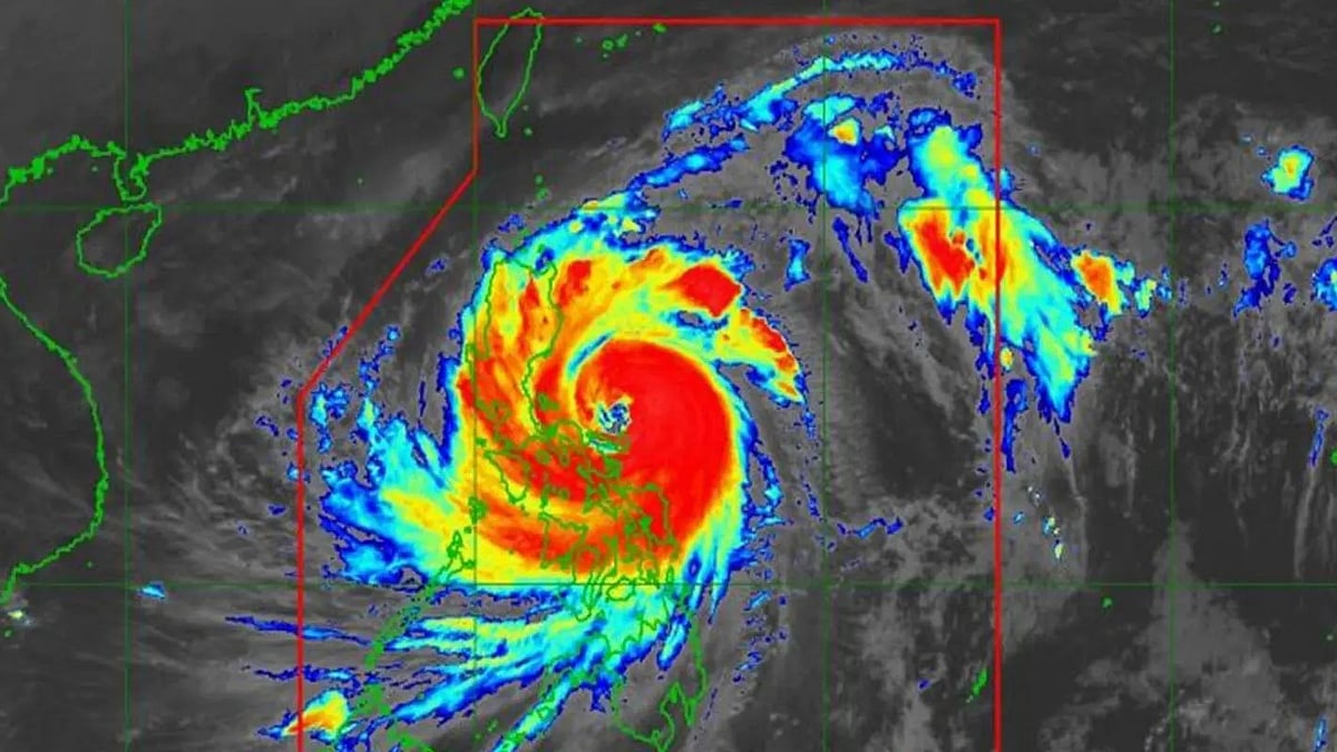 Typhoon with winds of up to 230 km h is set to hit the Philippines