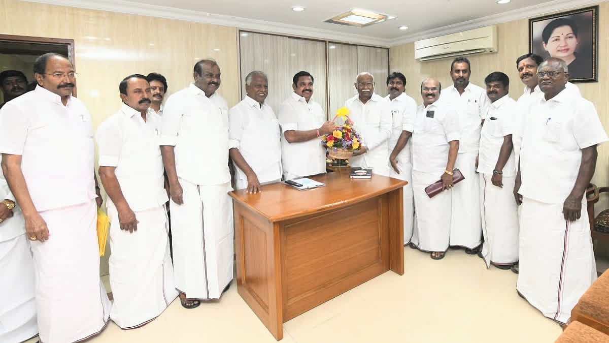 Anwar Raja rejoined ADMK - “எல்லோரோடும் ஒத்துப்போகாத ஒருவன் ...