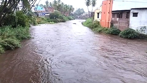 வராக நதி ஆற்றில் வெள்ளப் பெருக்கு - கரையோர மக்களுக்கு வெள்ள அபாய ...